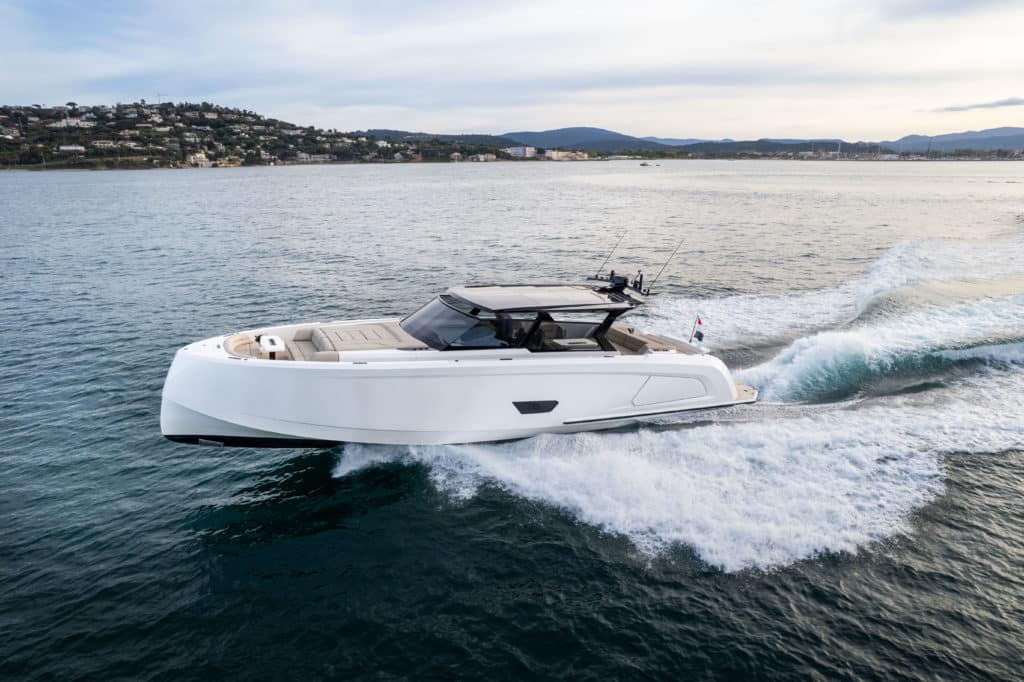 Charter M/Y VANQUISH 58 rental 2026 | Arthaud Yachting